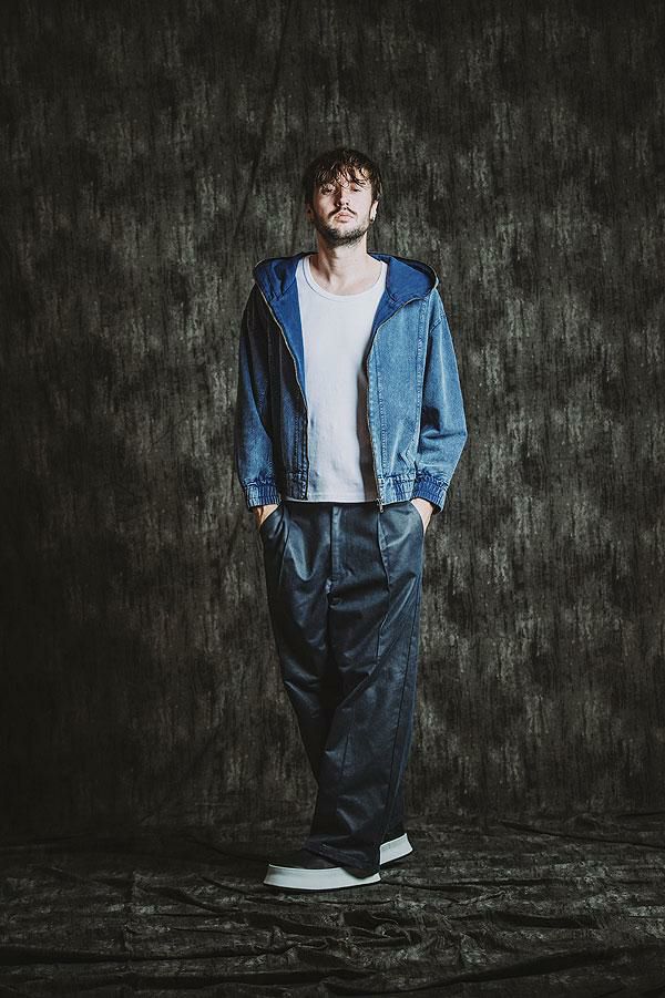 NO ID. ノーアイディー コーティングツイルコクーントラウザーズ